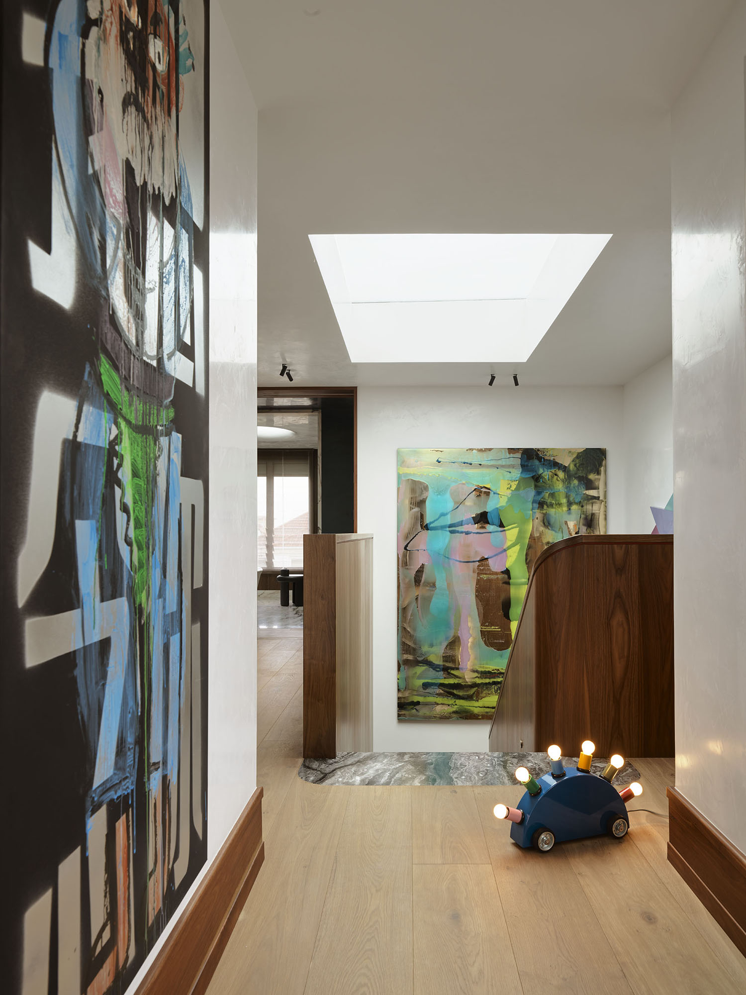 Flack Studio: The Timeless Elegance of The Beachside Home