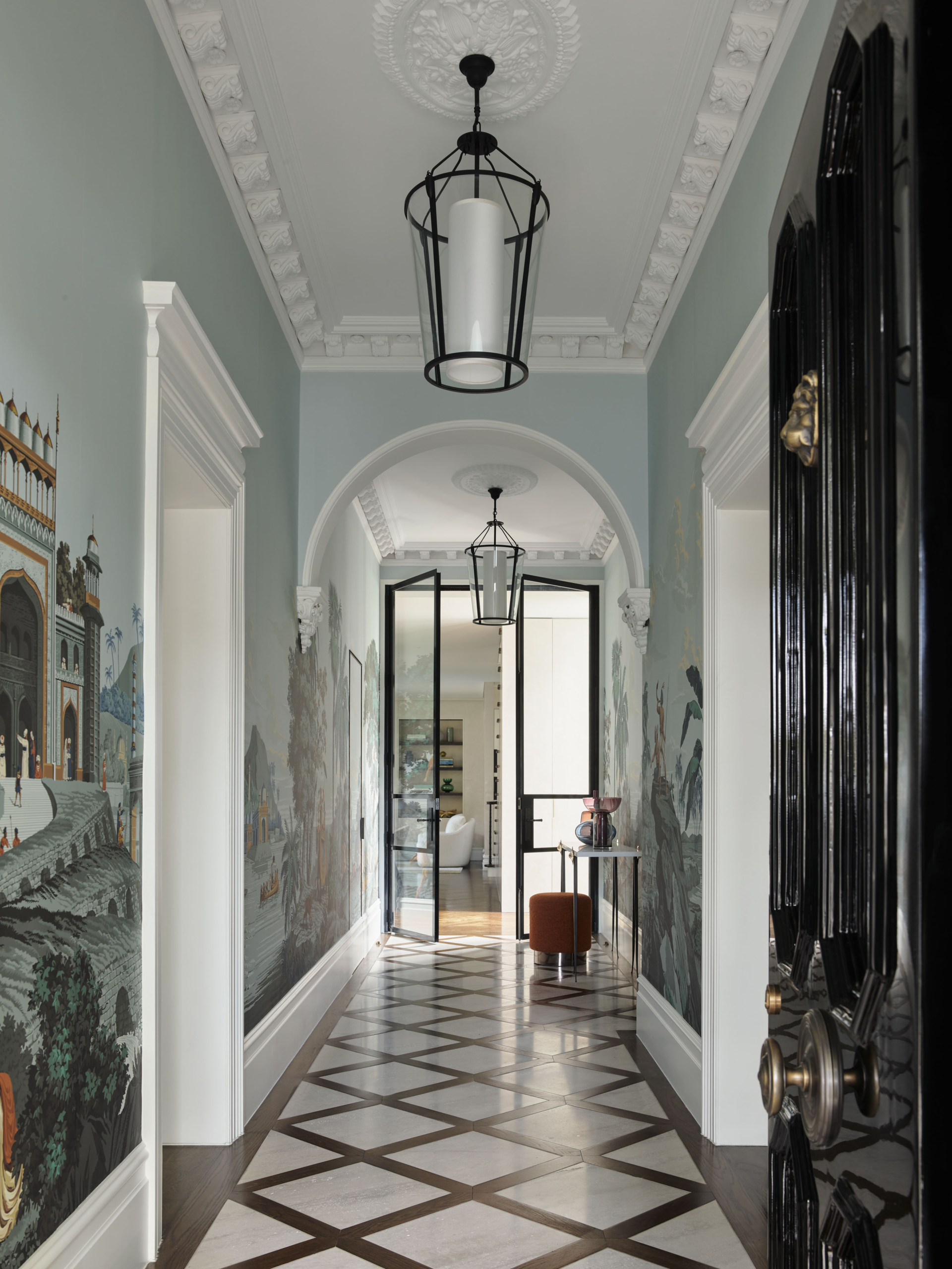 Traditional Interior Design Meets Modernity - Step Into this Gorgeous ...