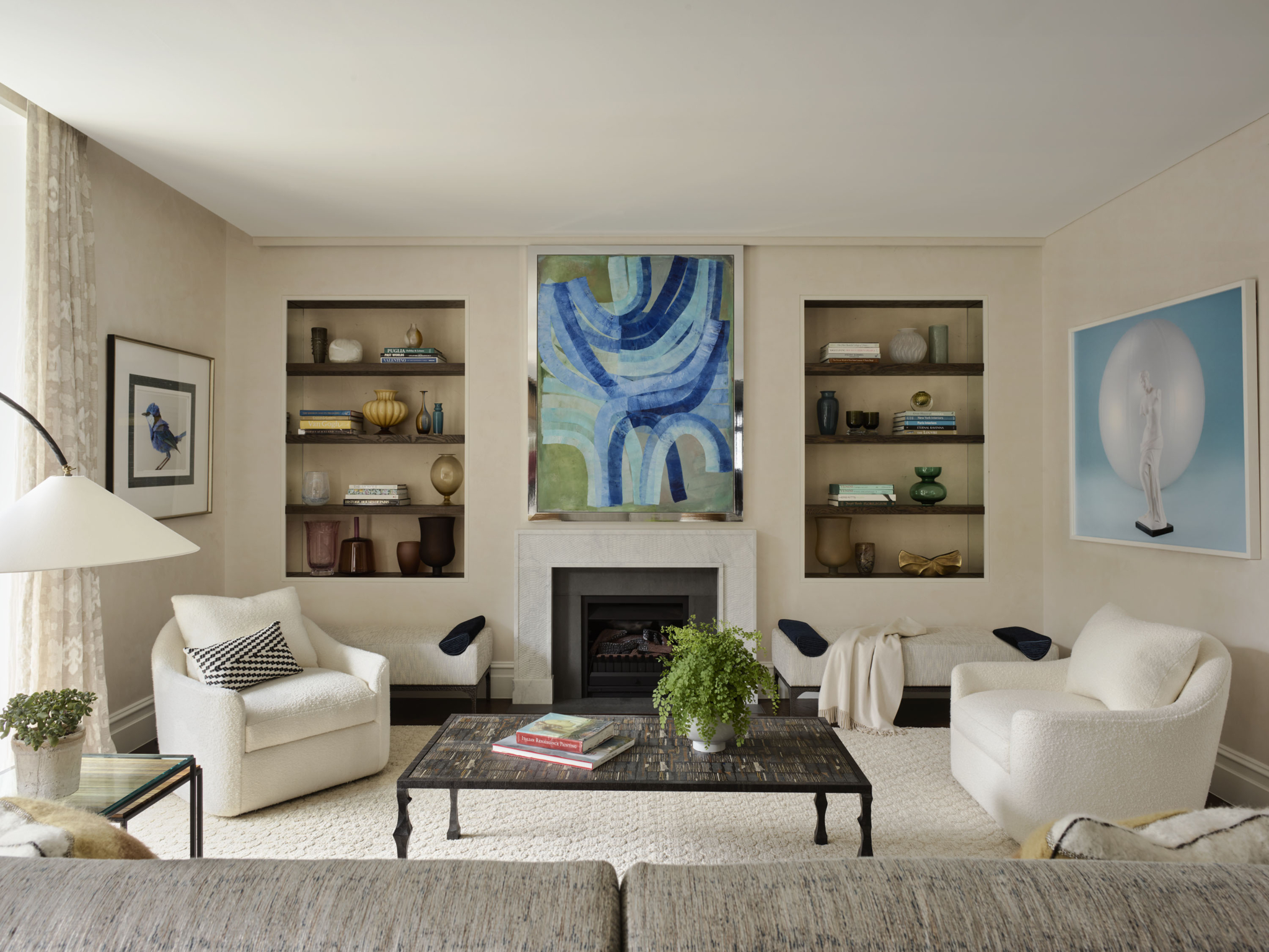 Traditional Interior Design Meets Modernity - Step Into this Gorgeous ...