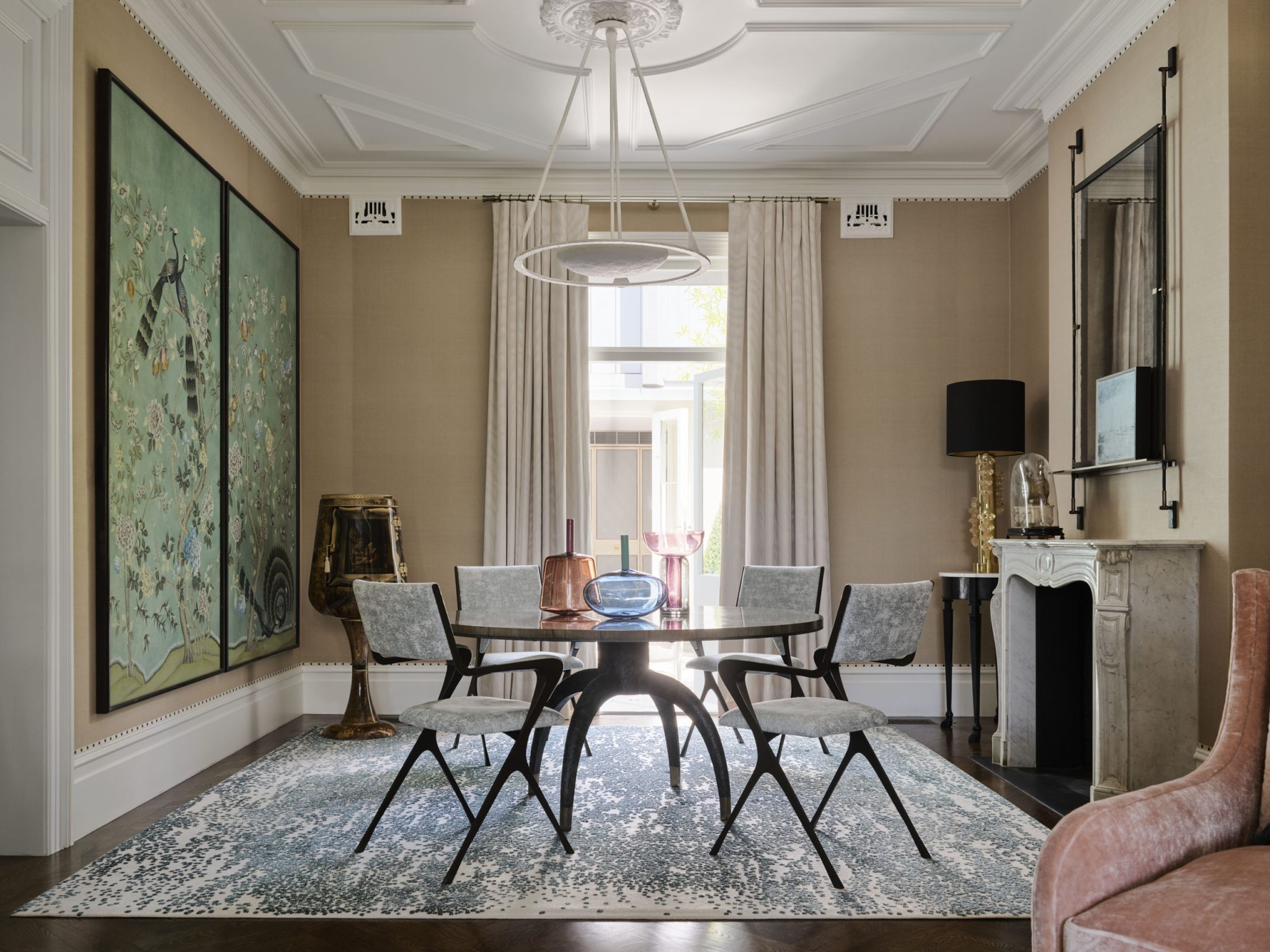 Traditional Interior Design Meets Modernity - Step Into this Gorgeous ...