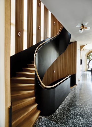 Italian Design - Discover This Elegant Seaside Villa by John Ike ...